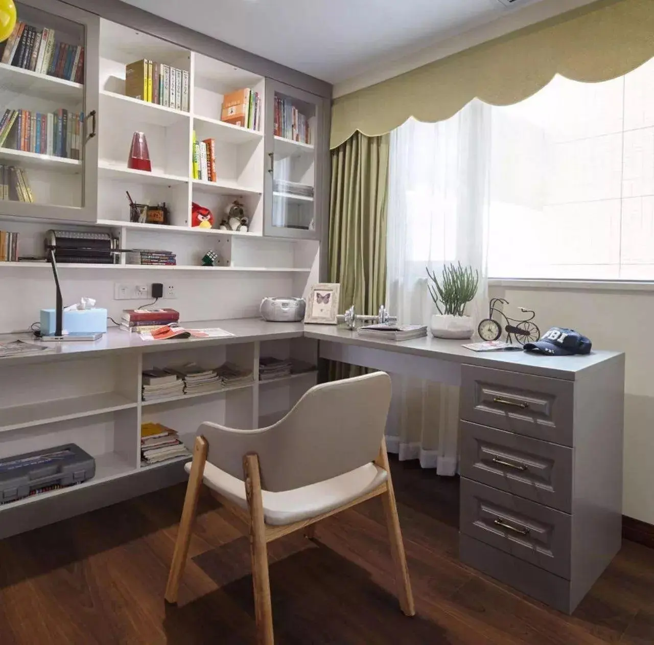小卧室怎么做书桌柜 做成这样不占空间还可以当书房用-房产资讯-房天下